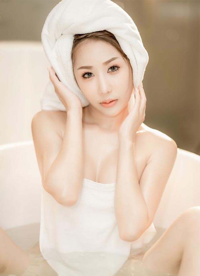 น้องทอฝัน วรโชติธนัน นางแบบสุดสวย ดีกรีความร้อนแรง ไม่มีใครเกิน - ติดตามแวดวงบันเทิง ดารา ไทย ไอ ...