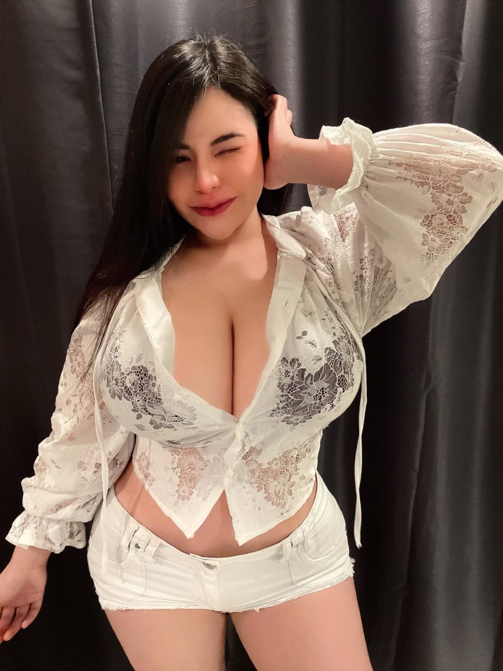 น้องสวย mabel.sny สาวอึ๋ม สุดแซ่บ แน่นทุกจุด อวบอิ่ม ร้อนแรง