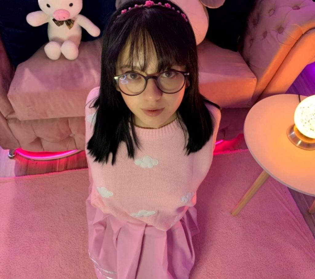 Maru Chan น้องแว่น ลูกครึ่งสาว สตรีมเมอร์ คอสเพลย์ หุ่นอวบ อกอึ๋ม สะ ...